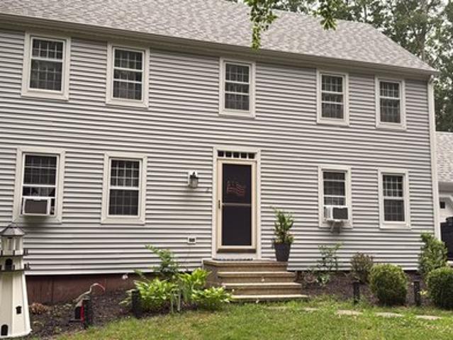 2 Oakridge Dr, Old Lyme, CT 06371