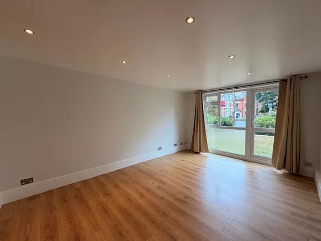 2 Oakwood Avenue, Beckenham, BR3