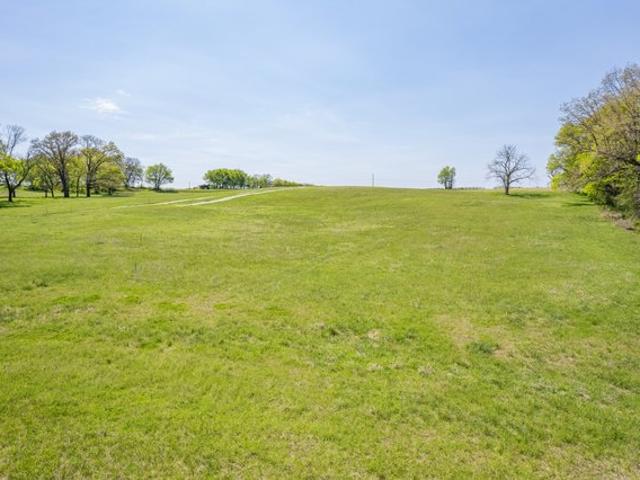 2 Old Zion Rd, Columbia, TN 38401