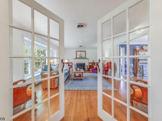 2 Orchard Dr