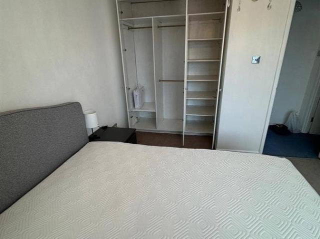 2 available rooms in Bracknell