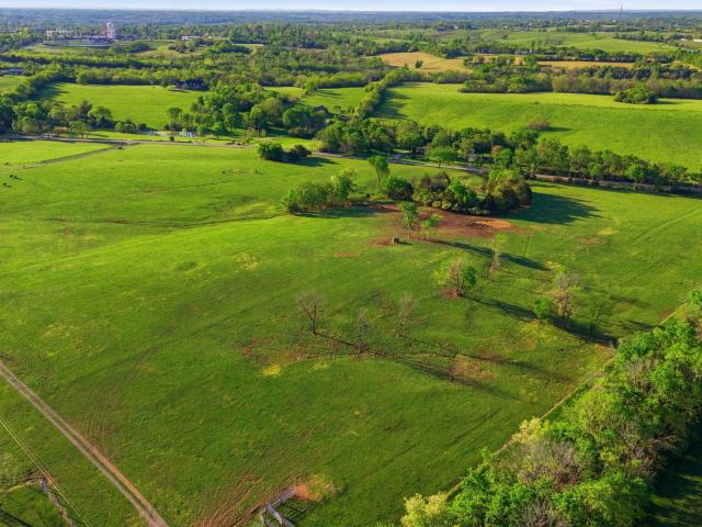 2 A Harrodsburg Road