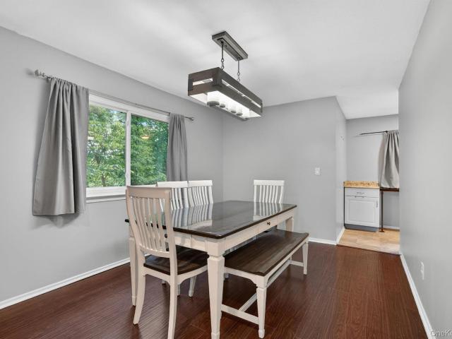 2 Acorn Court