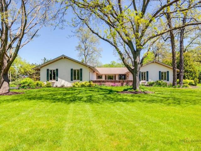 2 Acorn Dr, Hawthorn Woods, IL 60047