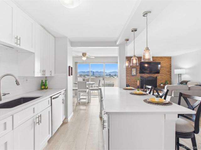 2 Adams Street # 905