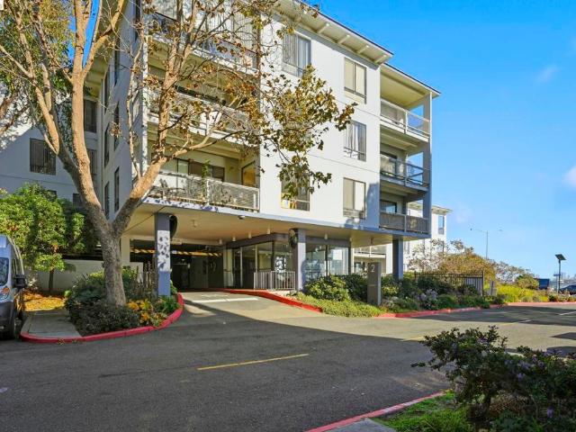 2 admiral drive b276