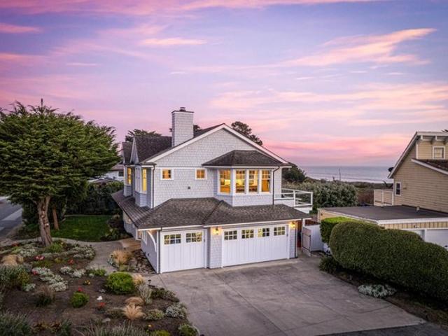 2 Alameda Ave, Half Moon Bay, CA 94019