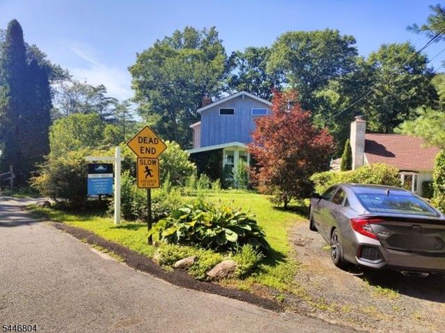 2 Algonquin Trl, Jefferson Township, NJ 07885
