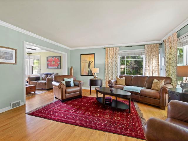 2 Algonquin Road