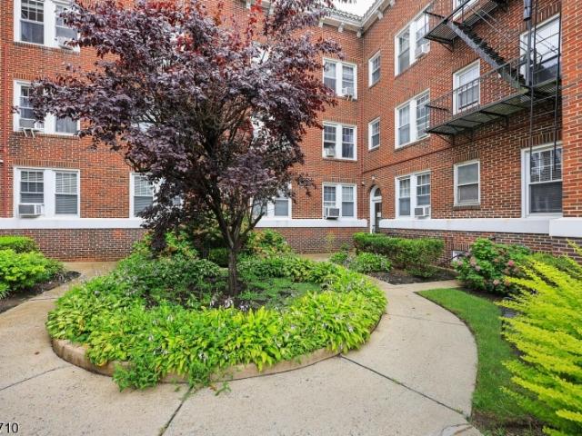 2 Altamont Ct # 7