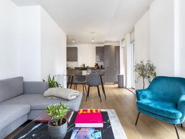 2 Amelia Street, London, SE17 3PY