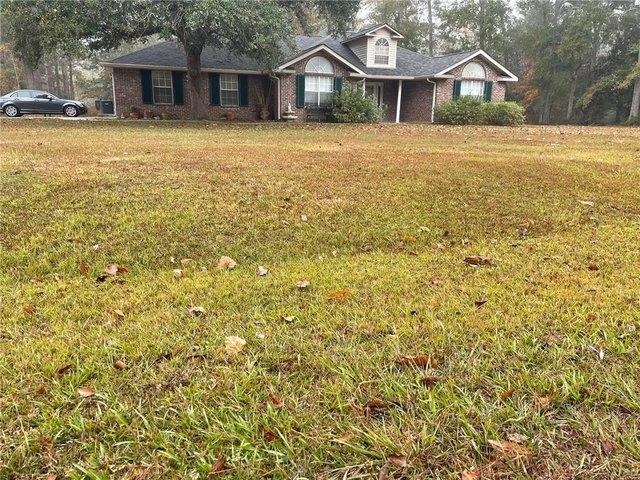2 Arbor Ln, Picayune, MS 39466