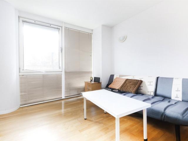 2 Artichoke Hill, London, E1W 2BA