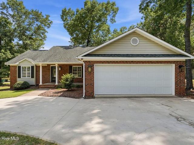 2 Ash Ct, Pinehurst, NC 28374