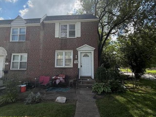 2 Ashbourne Rd, Darby, PA 19023