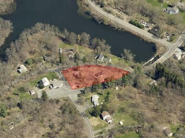 2 Burnside Dr, Campbell Hall, NY 10916