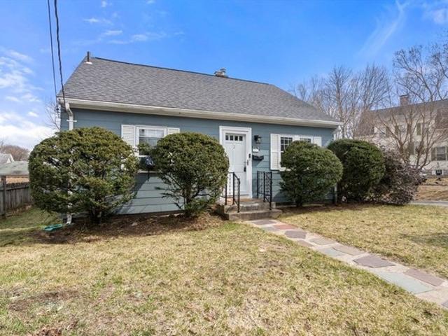 2 Bancroft St, Maynard, MA 01754