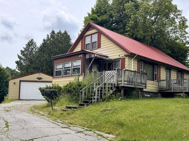 2 Barnet Ave, Waterville, ME 04901