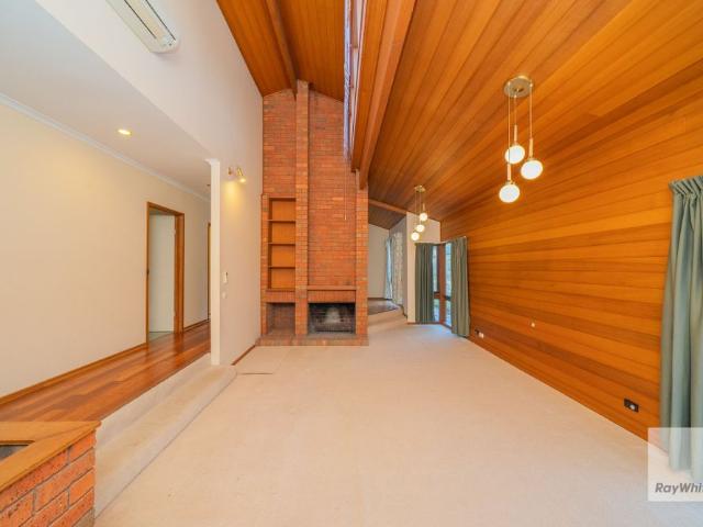 2 Barellan Close