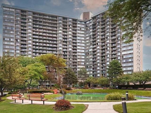 2 Bay Club Dr Apt 19B, Bayside, NY 11360