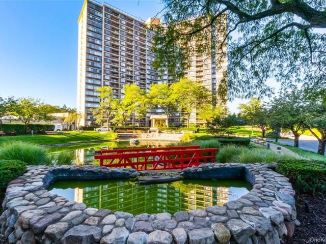 2 Bay Club Dr Apt 1M, Bayside, NY 11360
