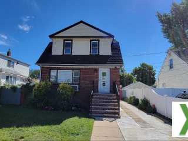 2 bd, 1 ba, 1087 sqft Apartment for rent Freeport, New York