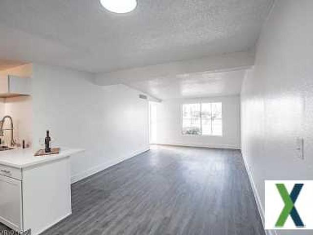 2 bd, 1 ba, 1160 sqft Home for rent Whitney, Nevada