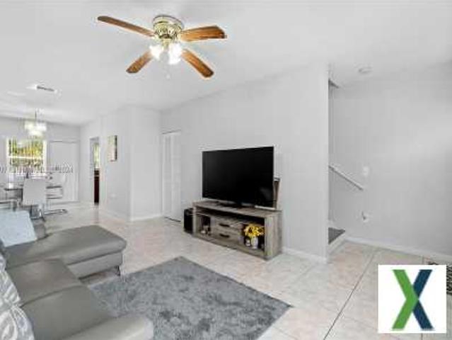 2 bd, 1 ba, 950 sqft Condo for sale West Little River, Florida