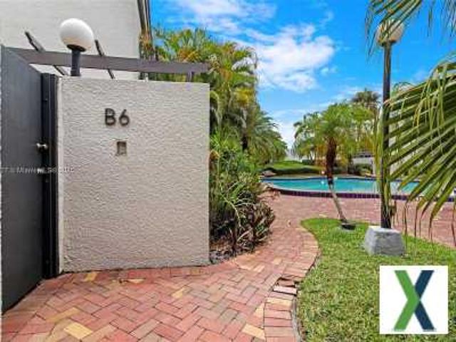 2 bd, 2 ba, 1065 sqft Townhome for sale Glenvar Heights, Florida