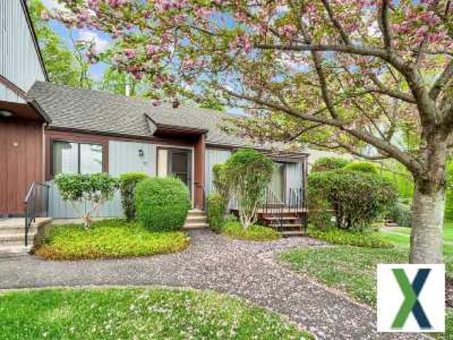 2 bd, 2 ba, 1152 sqft House for sale Hamden, Connecticut