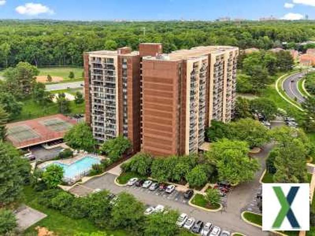 2 bd, 2 ba, 1104 sqft Condo for sale Bethesda, Maryland