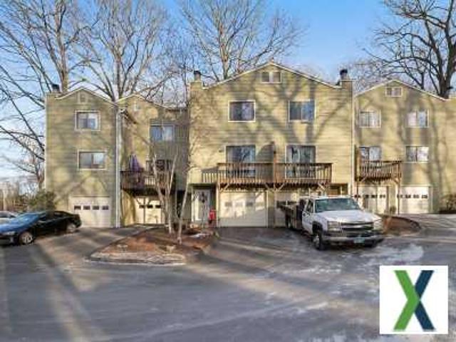 2 bd, 2 ba, 1113 sqft Townhome for sale New Haven, Connecticut