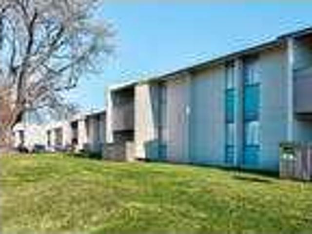 2 Bd 2 Ba $1300 Per Mo