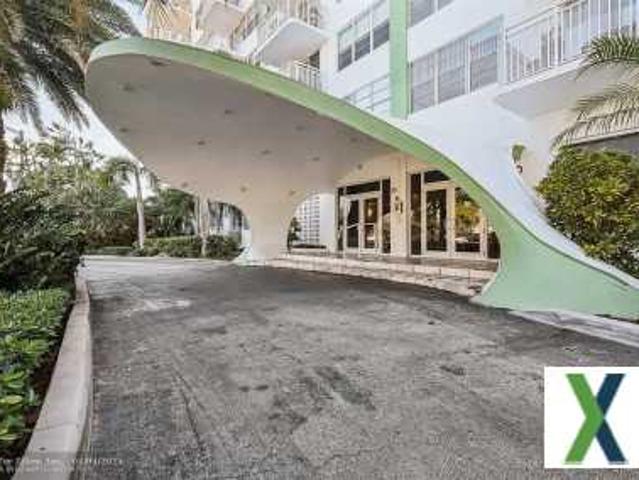 2 bd, 2 ba, 1304 sqft Condo for sale North Miami, Florida