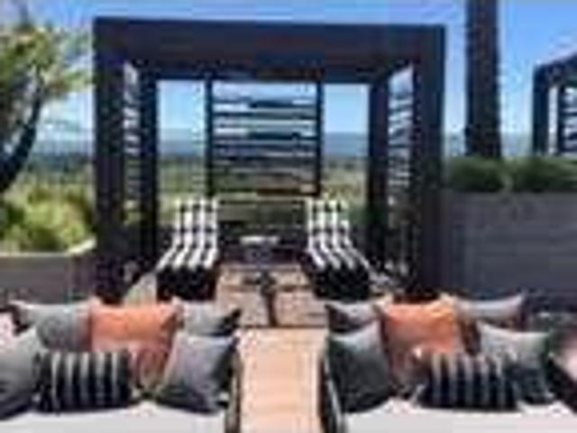 2 BD 2 BA $3355 Per Month