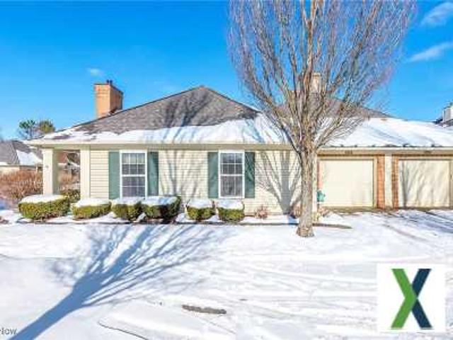 2 bd, 2 ba, 945 sqft Condo for sale Westlake, Ohio