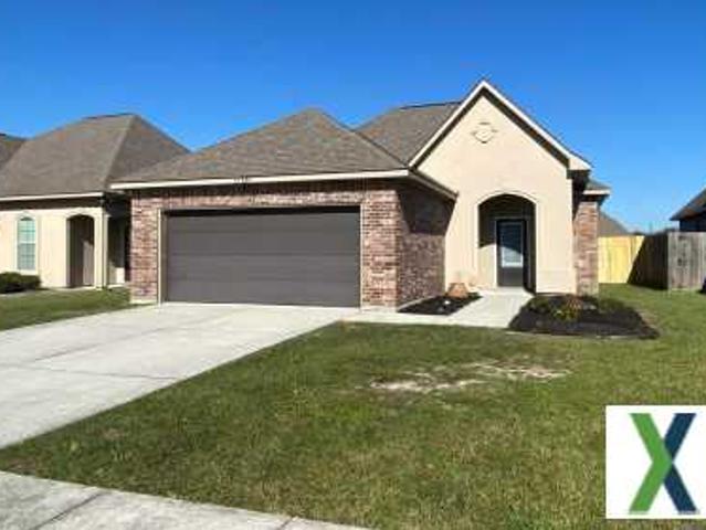 3 bd, 4 ba, 1839 sqft Home for sale Bensenville, Illinois