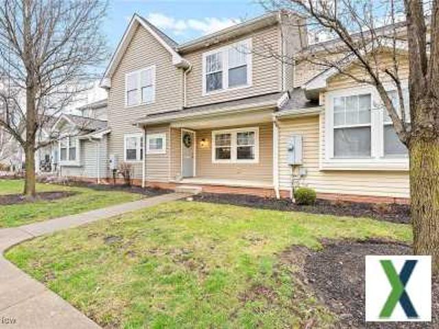 2 bd, 3 ba, 1867 sqft Condo for sale North Olmsted, Ohio