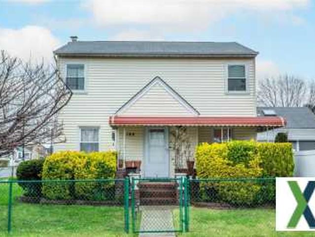 2 bd, 3 ba, 1889 sqft Home for sale Warren, Michigan