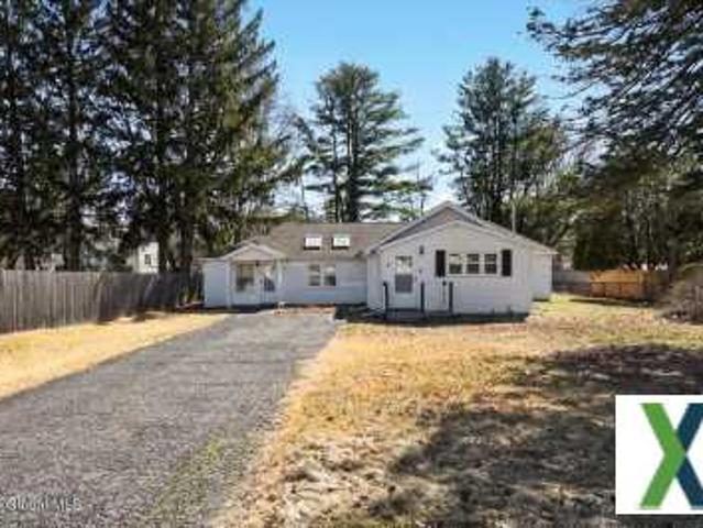 2 bd, 4 ba, 1742 sqft Home for sale Albany, New York