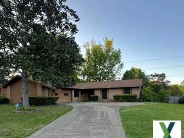2 bd, 2 ba, 1254 sqft Condo for sale Decatur, Georgia