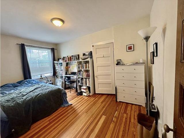 2 bdr available in 3 bdr $1500 Brookline