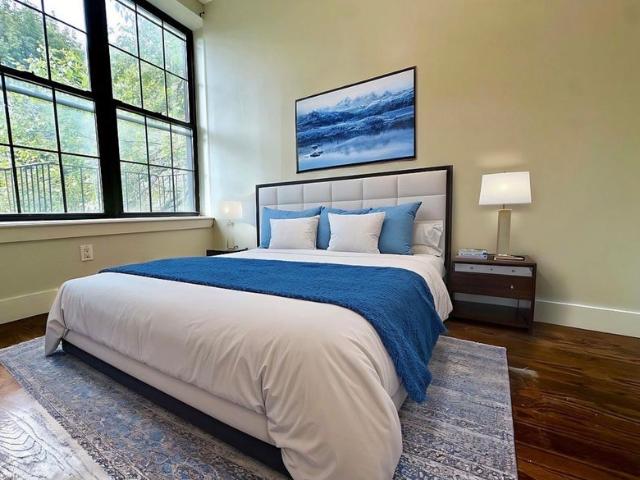 ✨ 2 Beautiful Rooms Available — Girls Only! ✨