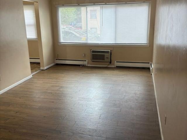 2 Bed/1 Bath Apt for Rent in St Paul! Off Street Parking Included!