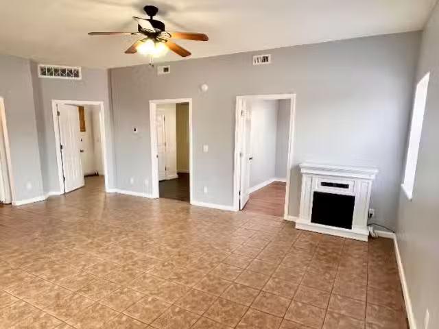 2 bed/1 Bath Main Level Apt INCLUDES ALL UTILITIES in Triple.