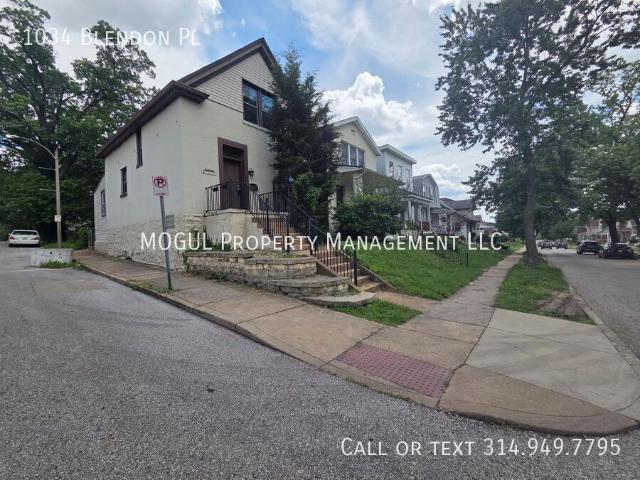2 bed/1 bath, Single family Home! Modern and spacious with off street parking and a relaxing backyard