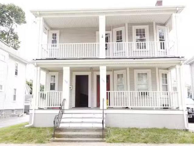 2 Bed/1 Bath, Small Pets considered.Available Now! 113 E Elm.