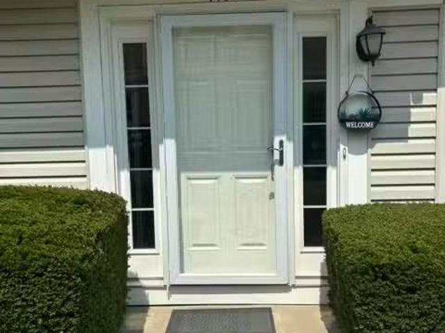 2 Bed/2.5 Bath Townhome in Buffalo Grove 493 Le Parc Cir