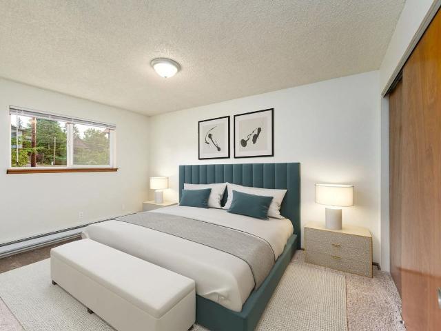 2 Bed, 1 Bath 2 Bedroom Apartment for Rent at 1002 11th St, Bellingham, WA 98225 South Hill