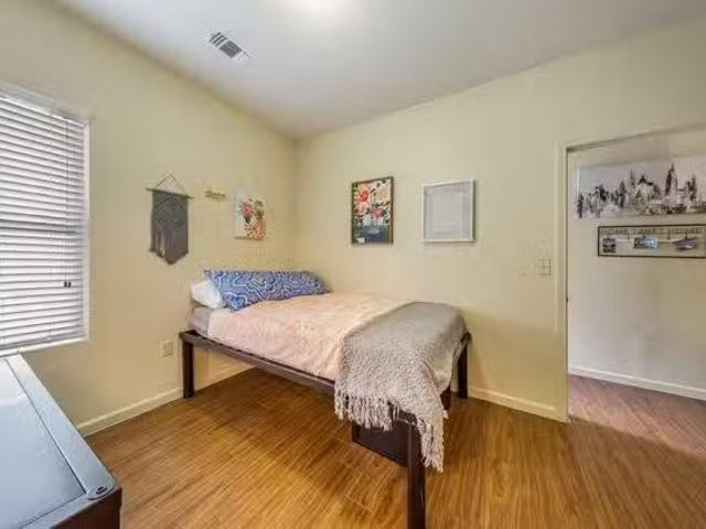 2 Bed 1 Bath